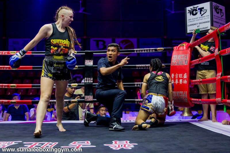 Rhona Walker Fights At Chokchai Stadium
