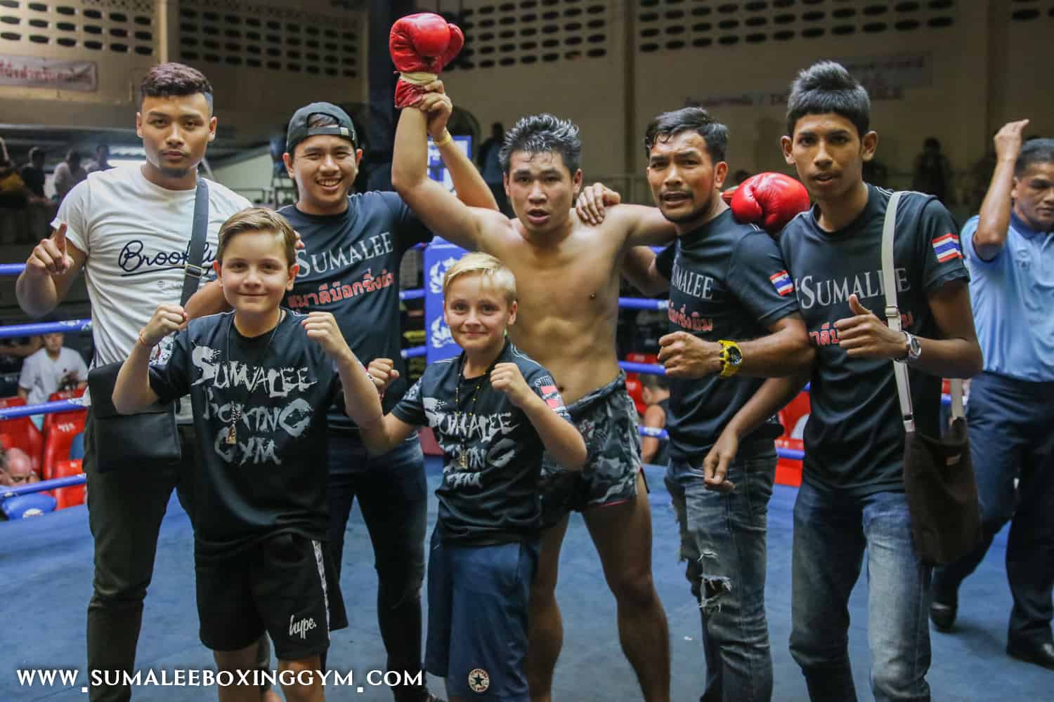 Watch Ellie Burr Sumalee and Yok Sumalee Fight At Patong Stadium